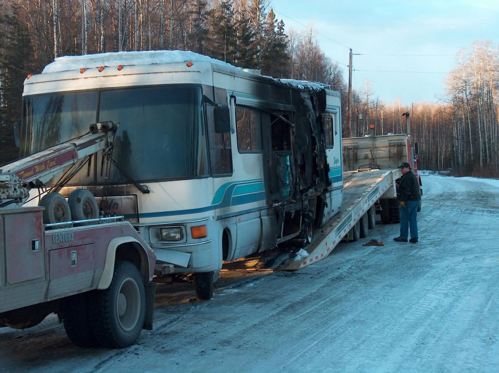 Burned Motorhome / HPIM7800_1024x766.JPG